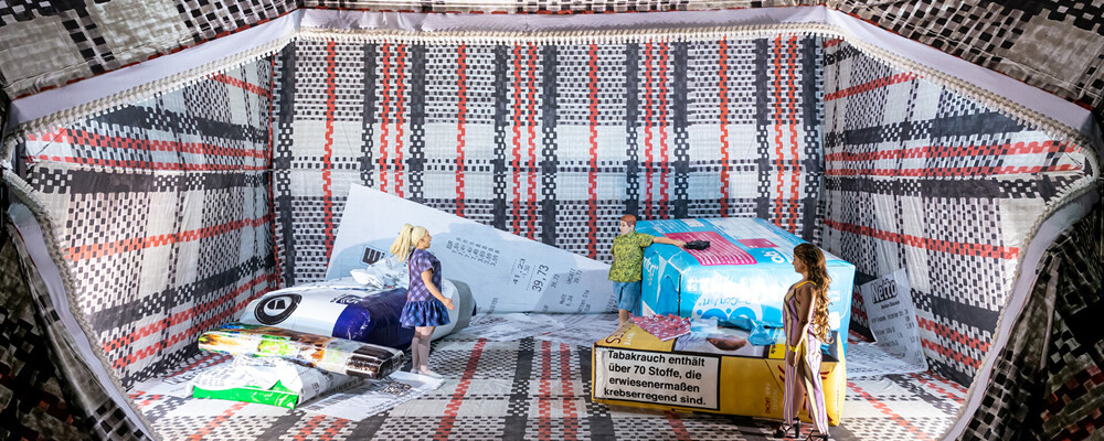 White Passing (UA), by Sarah Kilter - 04.09.2025, 20:00 — 21:40 ...