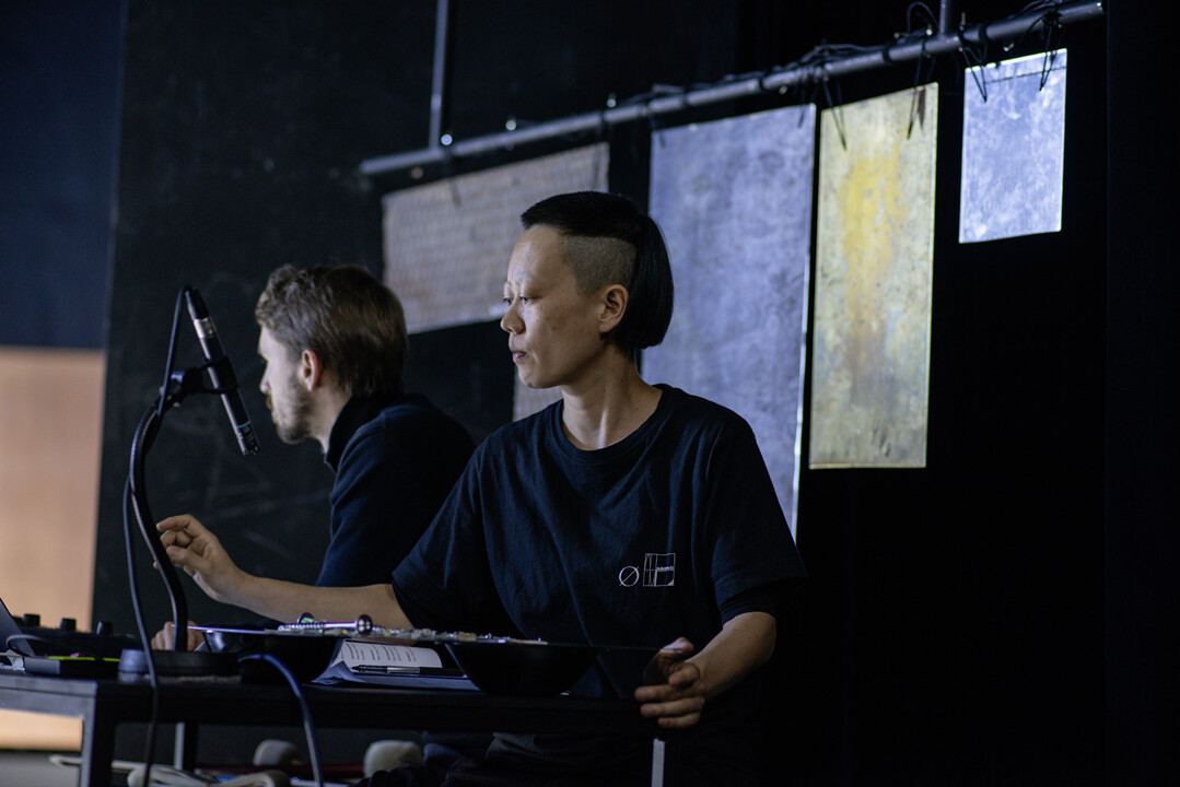 Hamlet, by William Shakespeare with excerpts from "Die Hamletmaschine ...